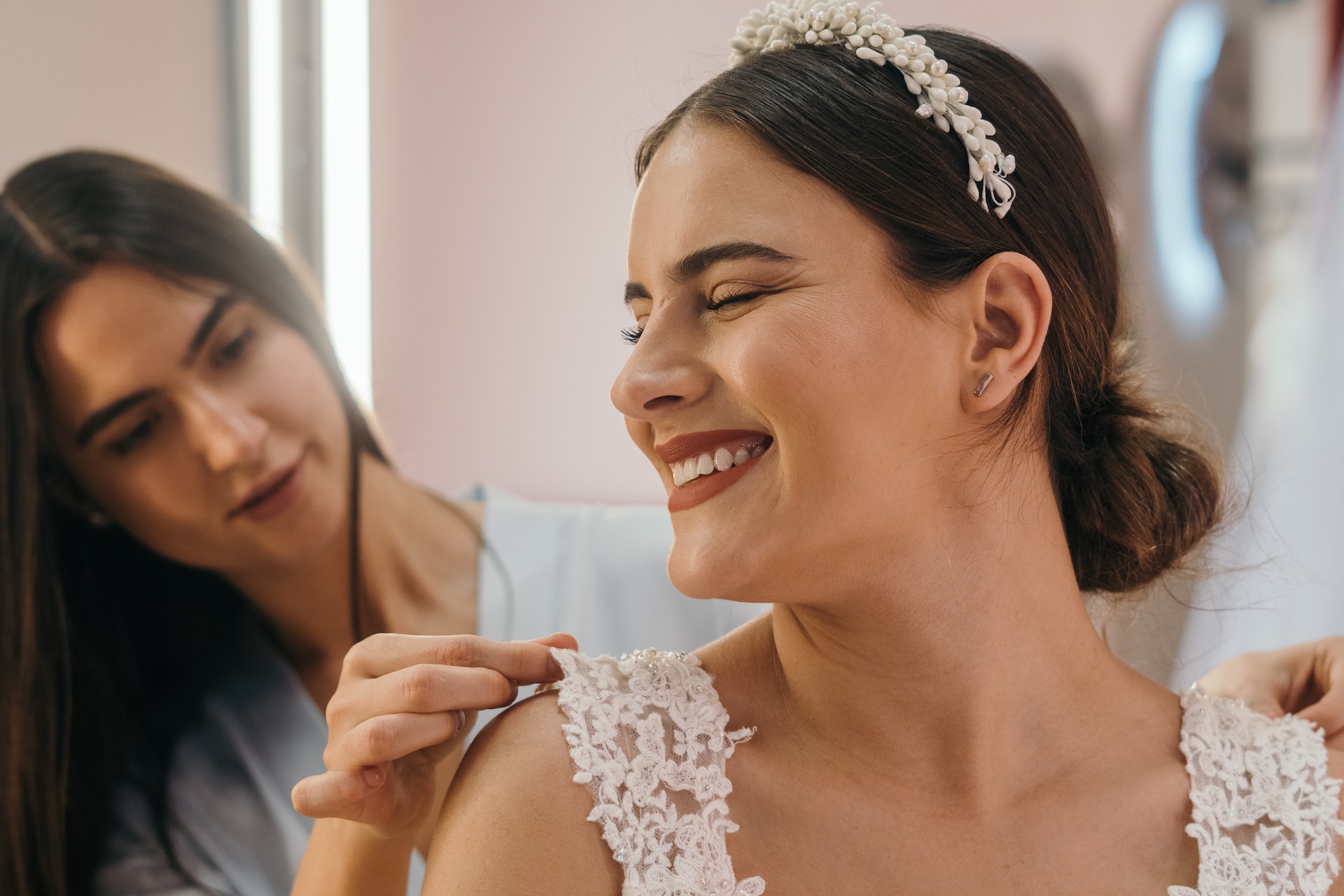 Dress Fitting 101 for Brides and Bridesmaids | Cake & Lace Wedding Blog
